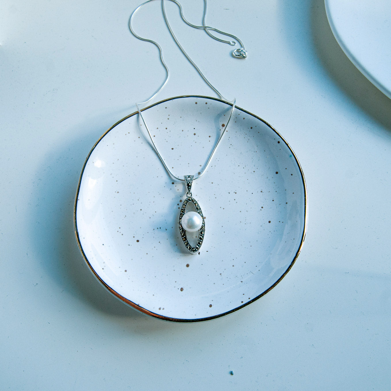 NEW – One piece jewelry